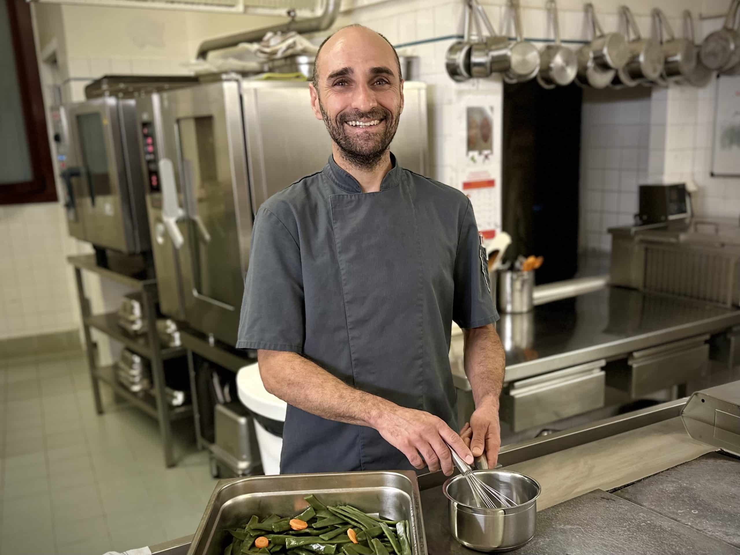 Portrait : Mathieu, Second de cuisine au Bistro Casals à Molitg-les ...